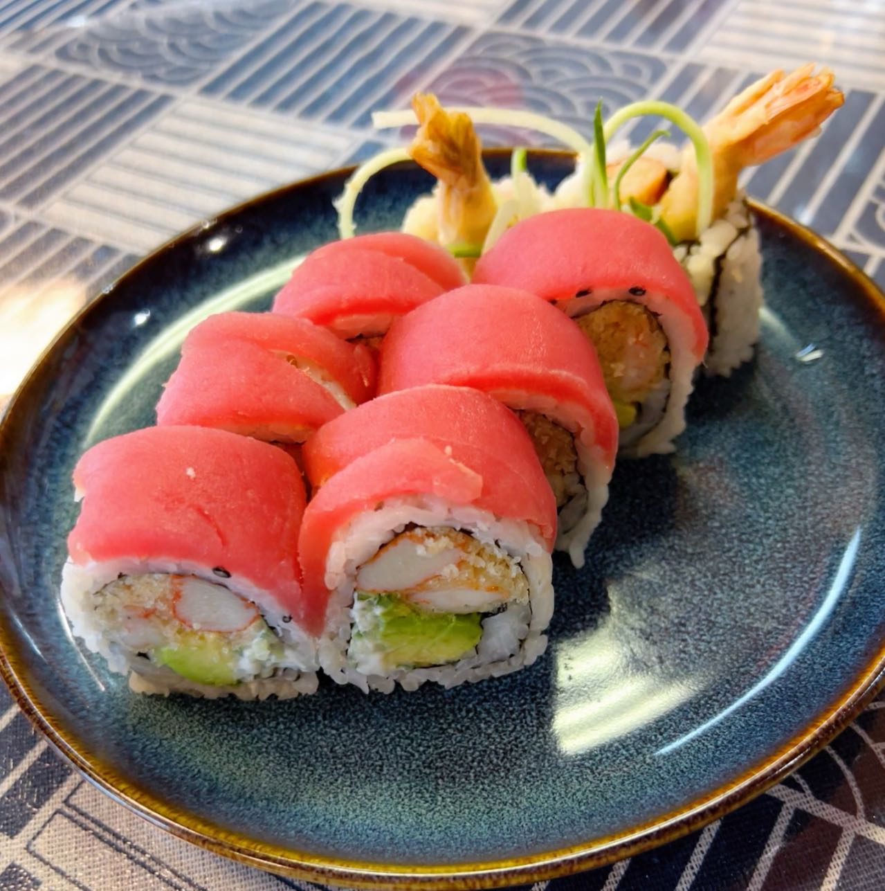 Red Dragon Roll (8pcs) – Love Sushi Cornwall ON