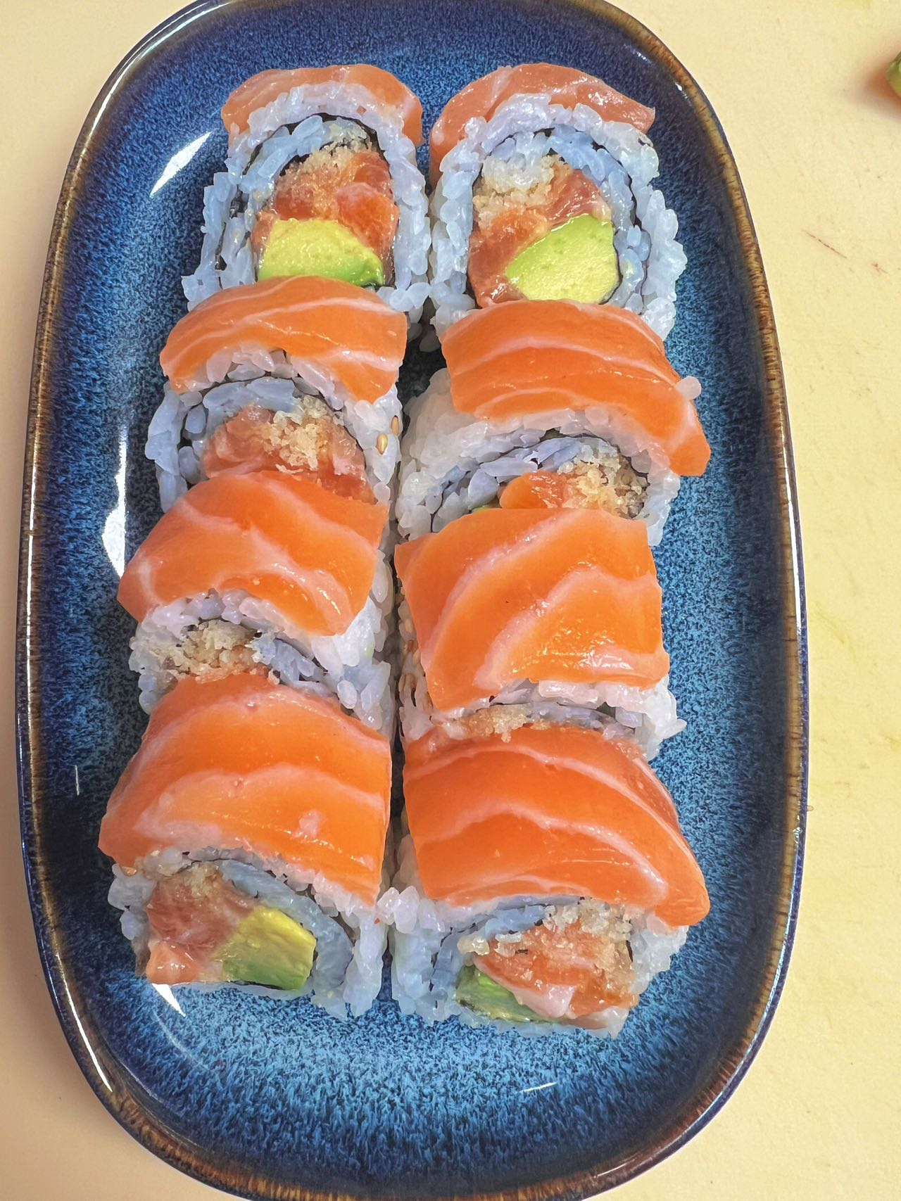 Queen Roll (8pcs) – Love Sushi Cornwall ON